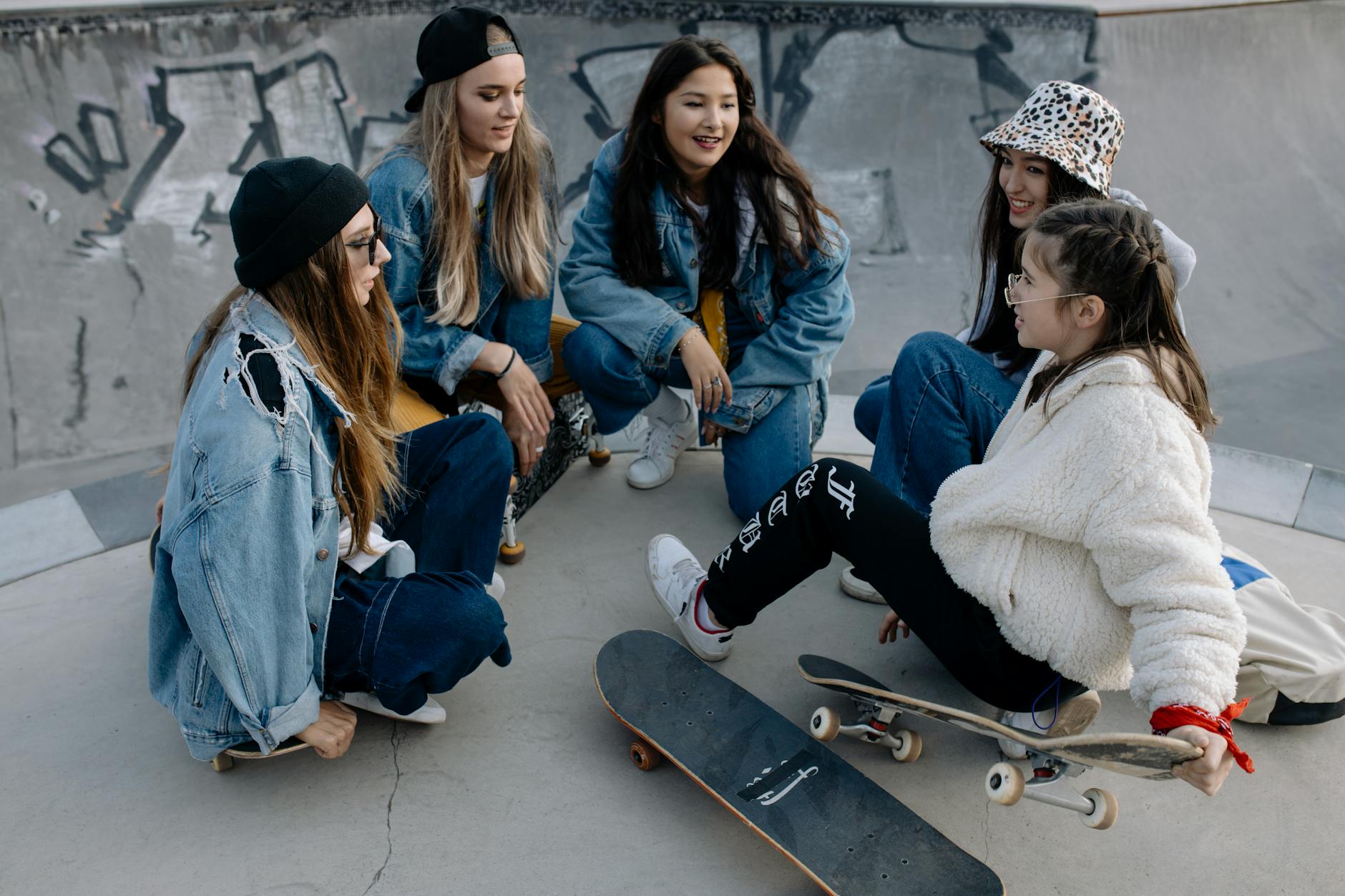 Teen Dialogue Evolution: Slang to Emojis 2026